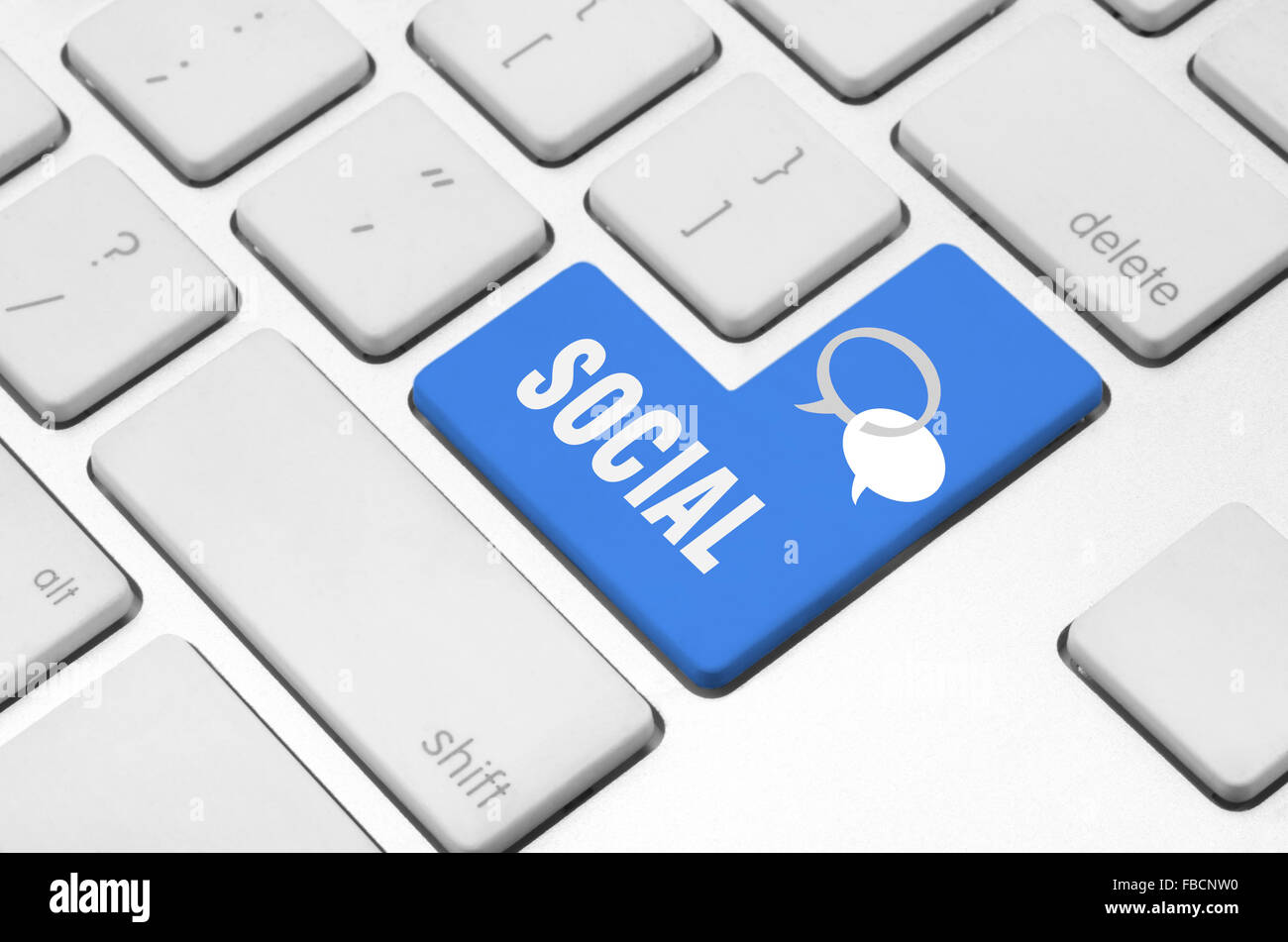 Social key on the computer keyboard Stock Photo - Alamy