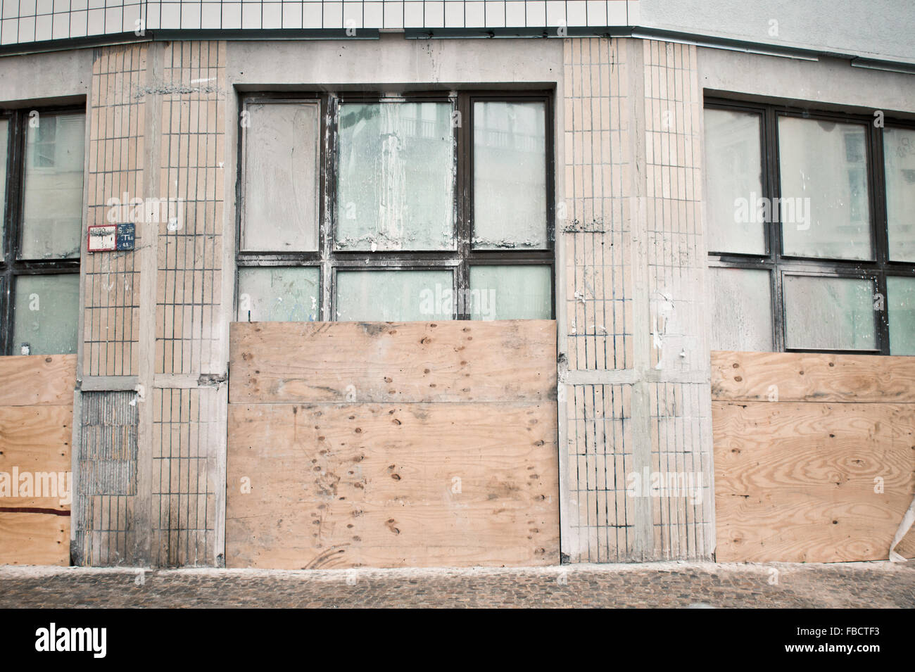 Undergoing external renovation hi-res stock photography and images - Alamy