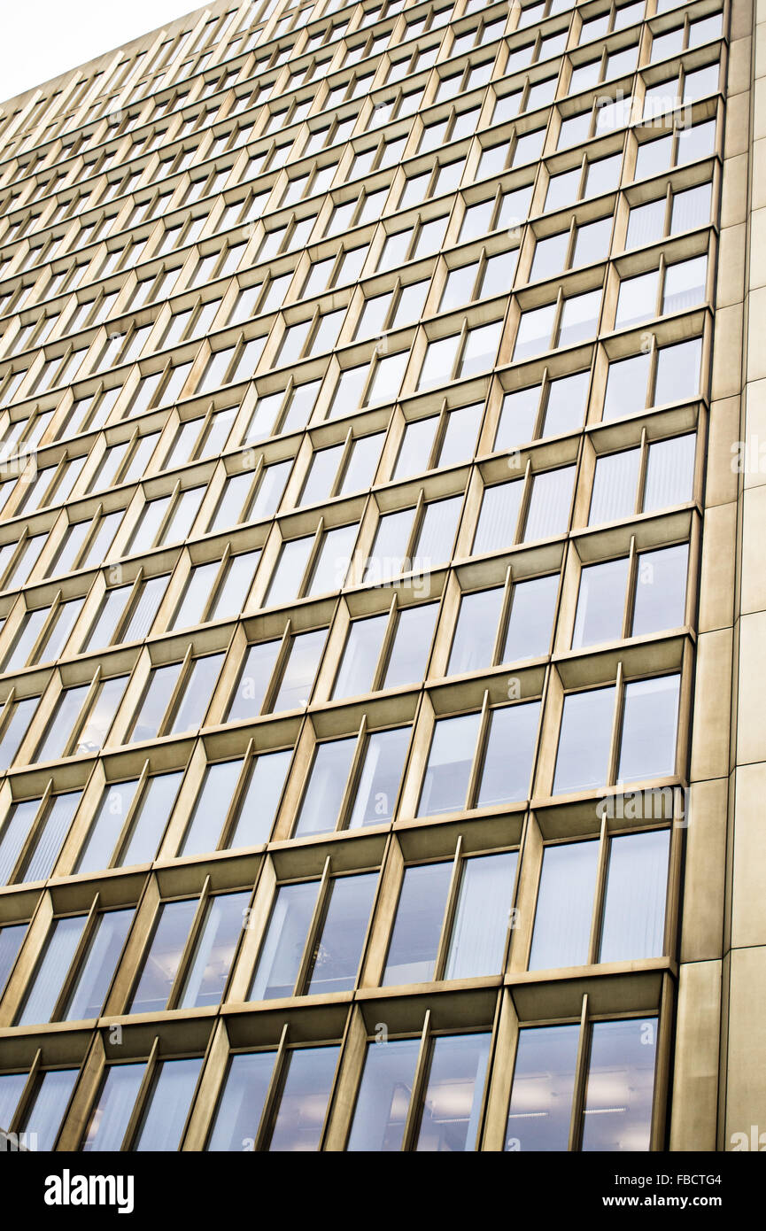 Generic skyscraper tall building hi-res stock photography and images ...