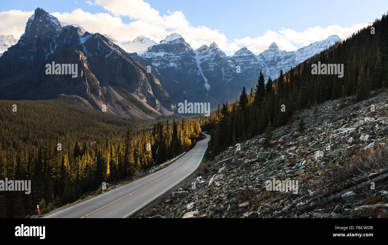 Road cutting through mountain hi-res stock photography and images - Alamy