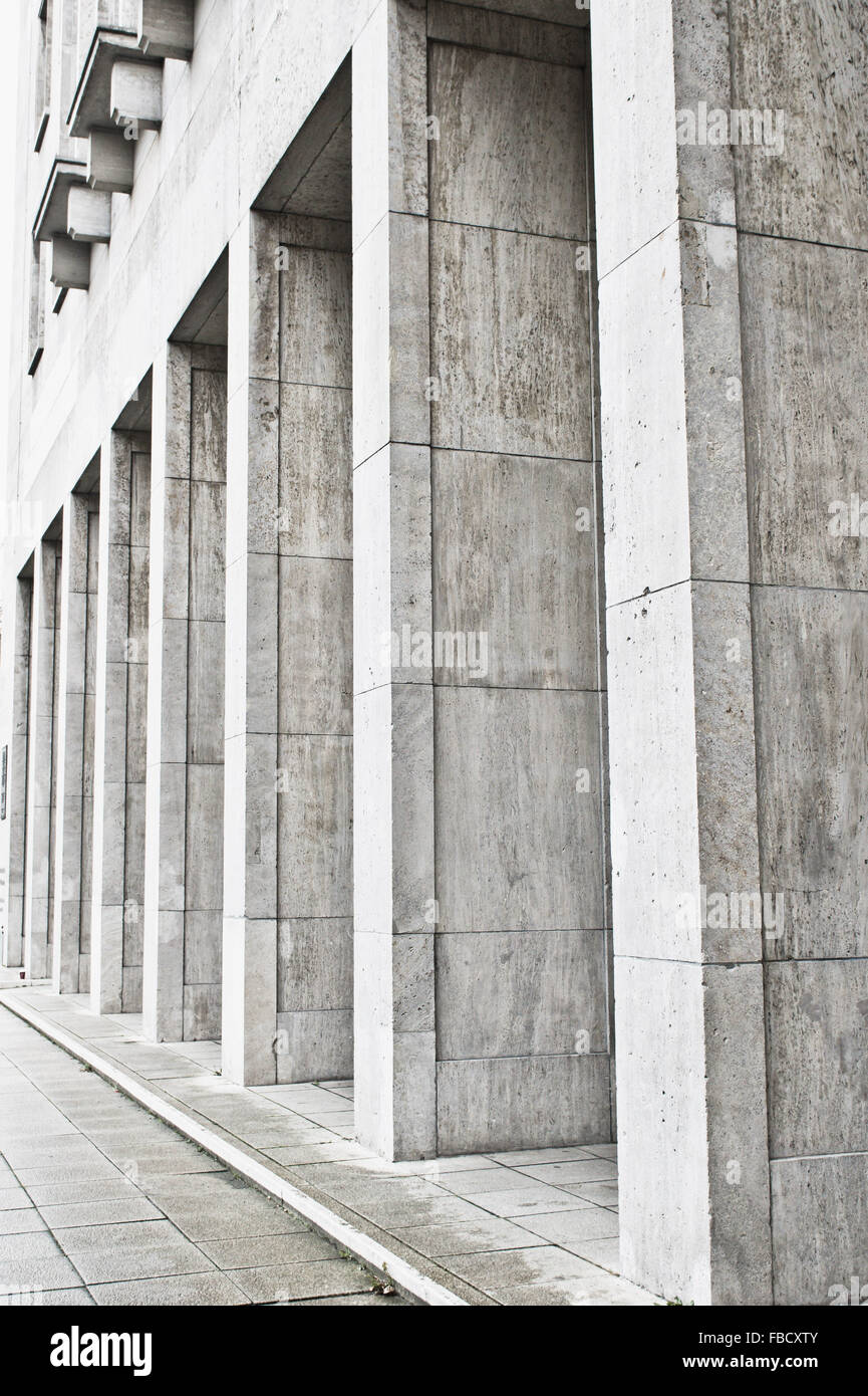 Architecture pillars concrete hi-res stock photography and images - Alamy