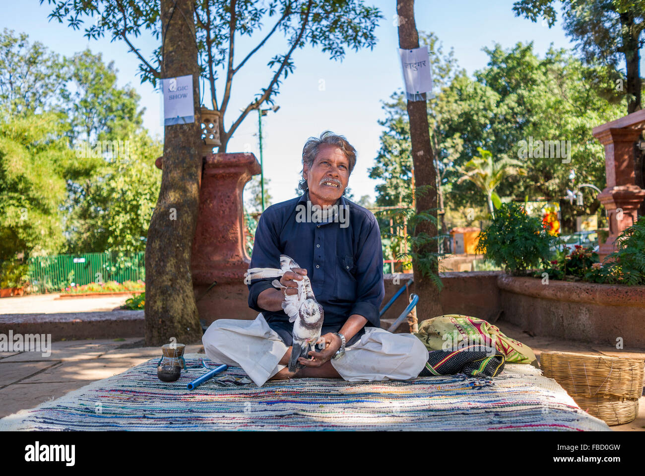 Indian magician hi-res stock photography and images - Alamy