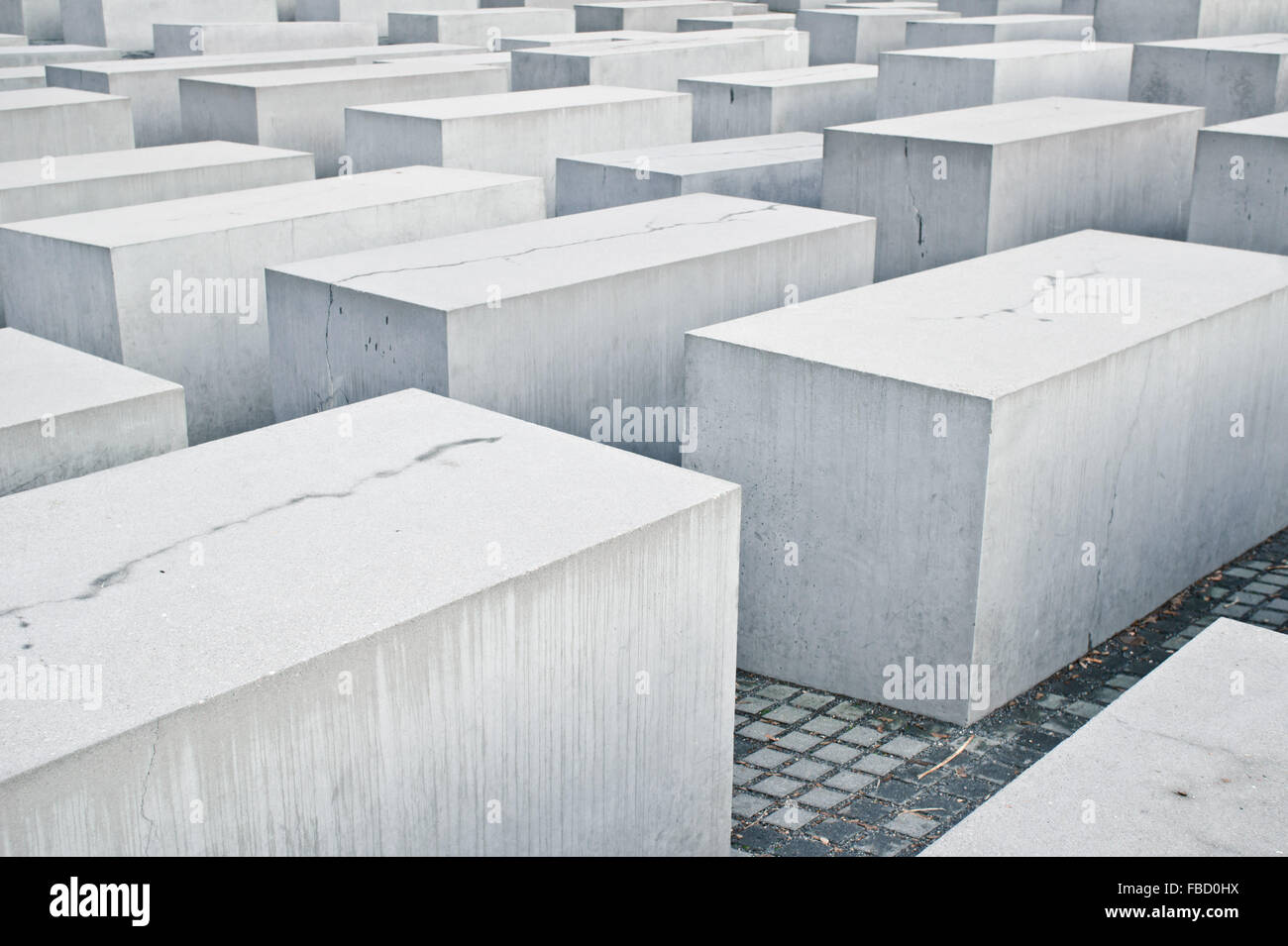 Large concrete cube hi-res stock photography and images - Alamy