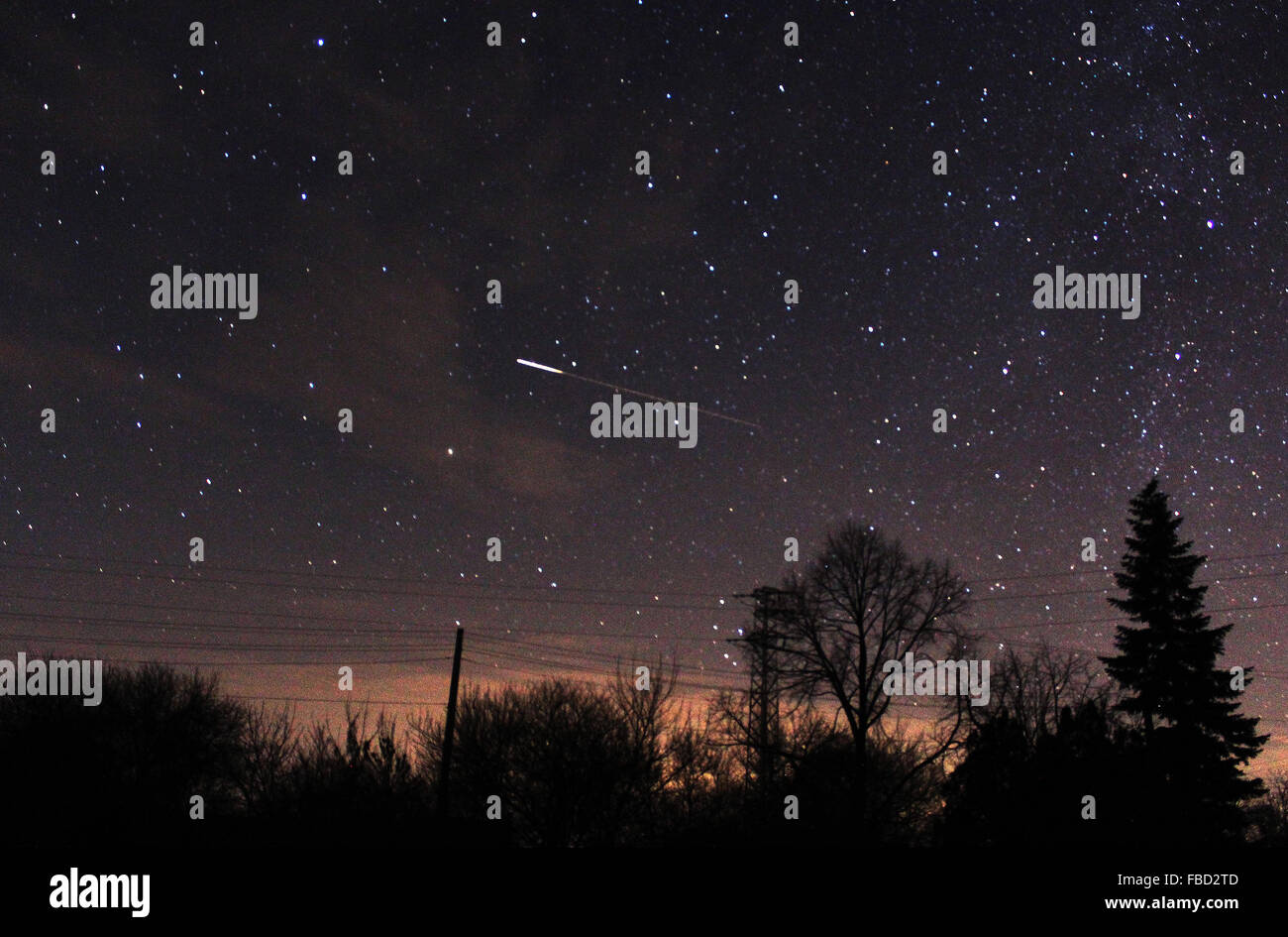 Astronomers observe the gemenids at the observatory of avren hi-res ...