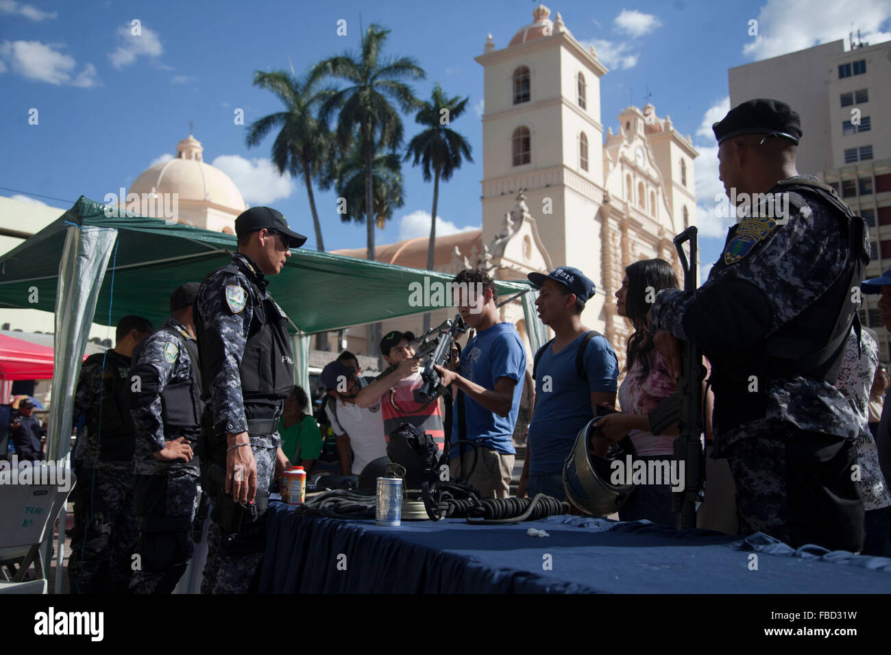 Honduras national police hi-res stock photography and images - Alamy