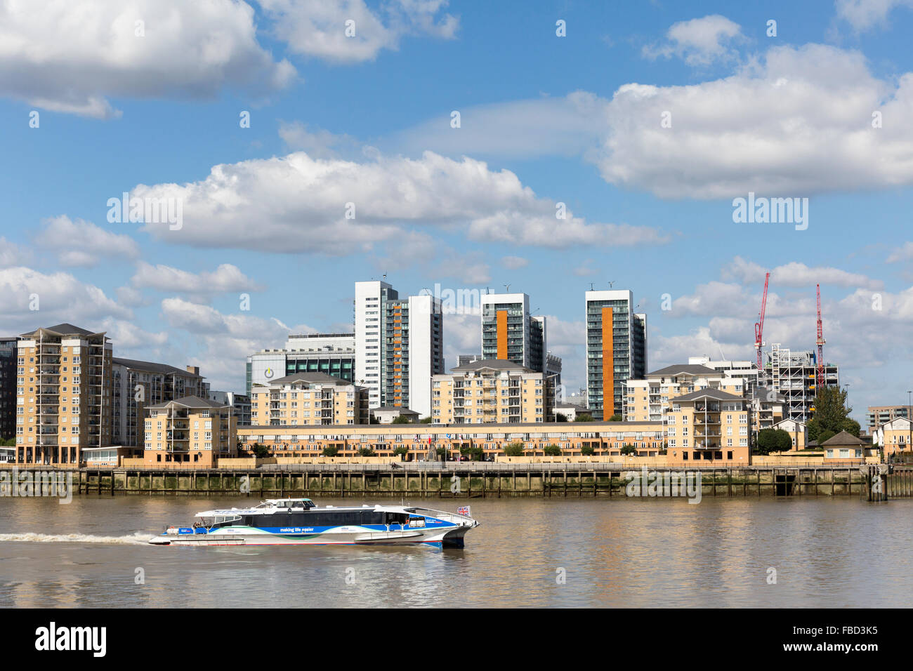 New building area on the isle of dogs hi-res stock photography and ...