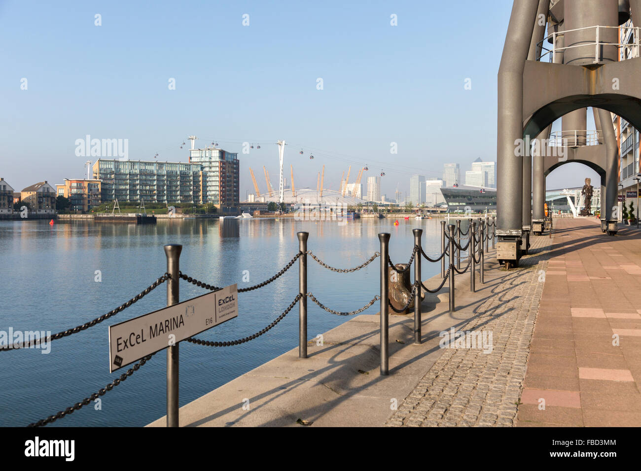 Millennium centre office buildings hi-res stock photography and images ...