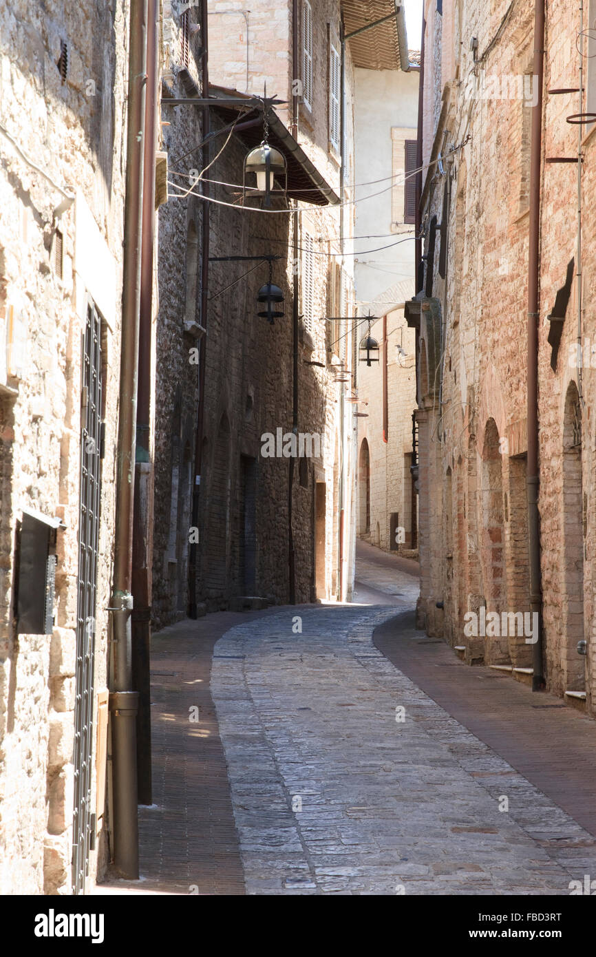Quiet back streets of Assisi, Italy Stock Photo - Alamy