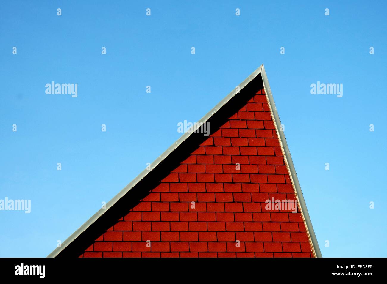 House triangle hi-res stock photography and images - Alamy