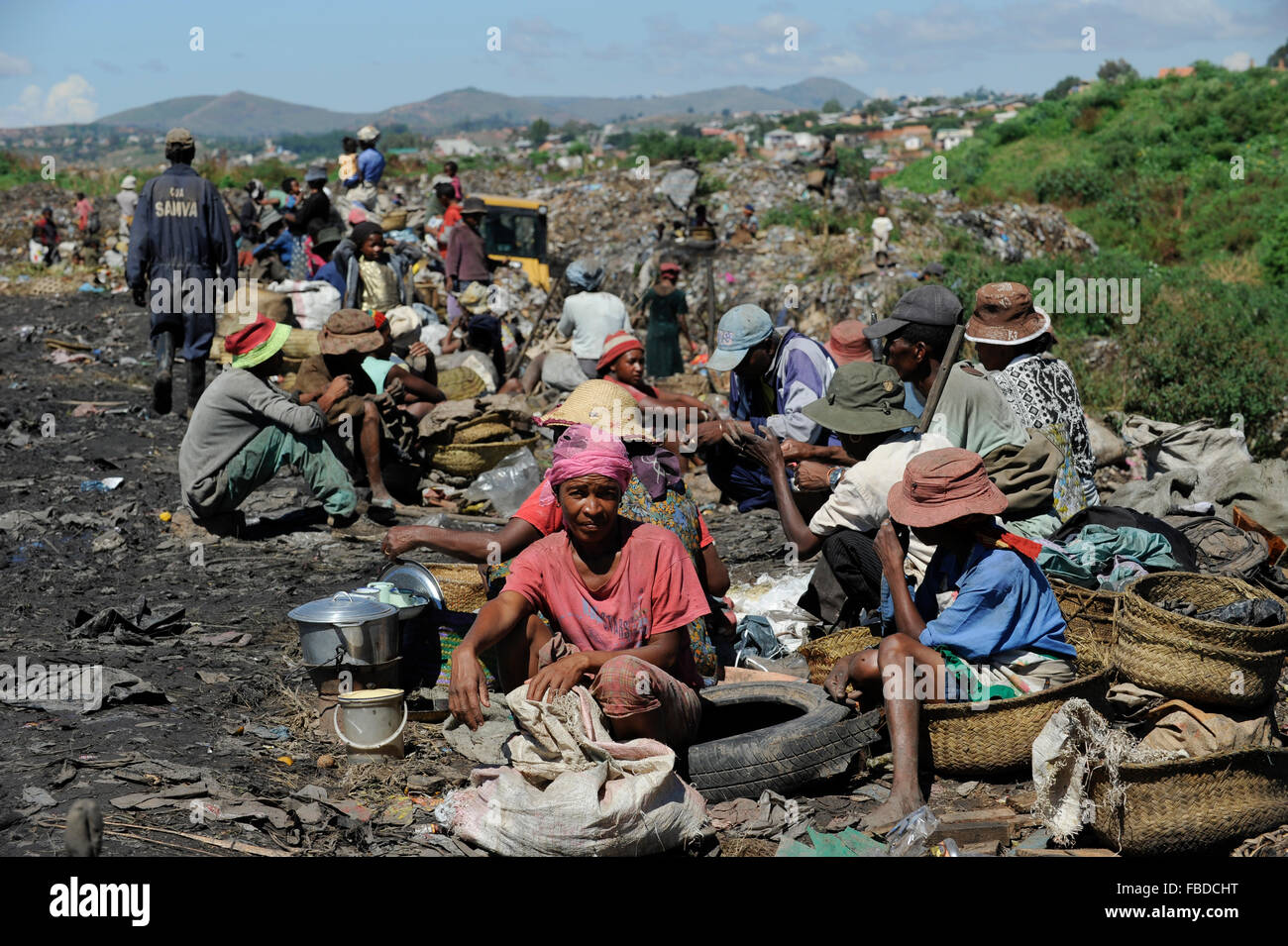 MADAGASCAR Antananarivo, dumping site, people live from waste picking ...