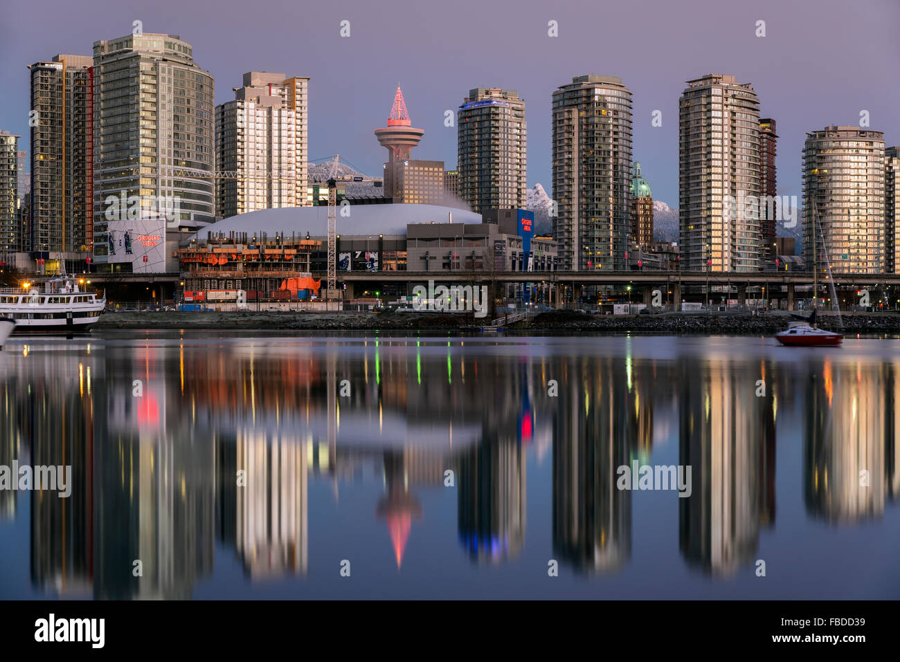 Canada vancouver skyline harbour centre hi-res stock photography and ...