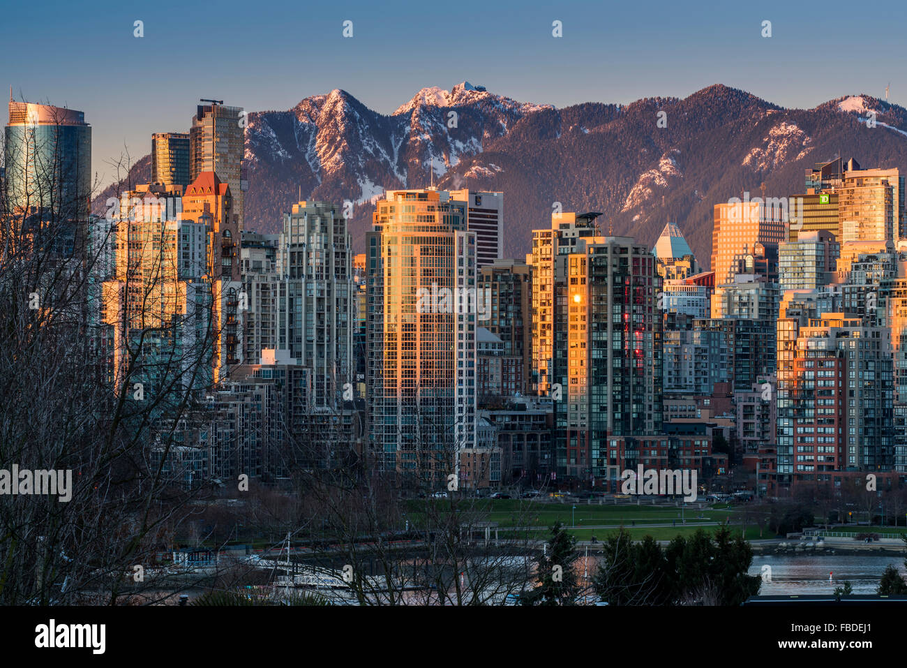 Vancouver Skyline Mountains Wallpaper 1,219 Vancouver Skyline