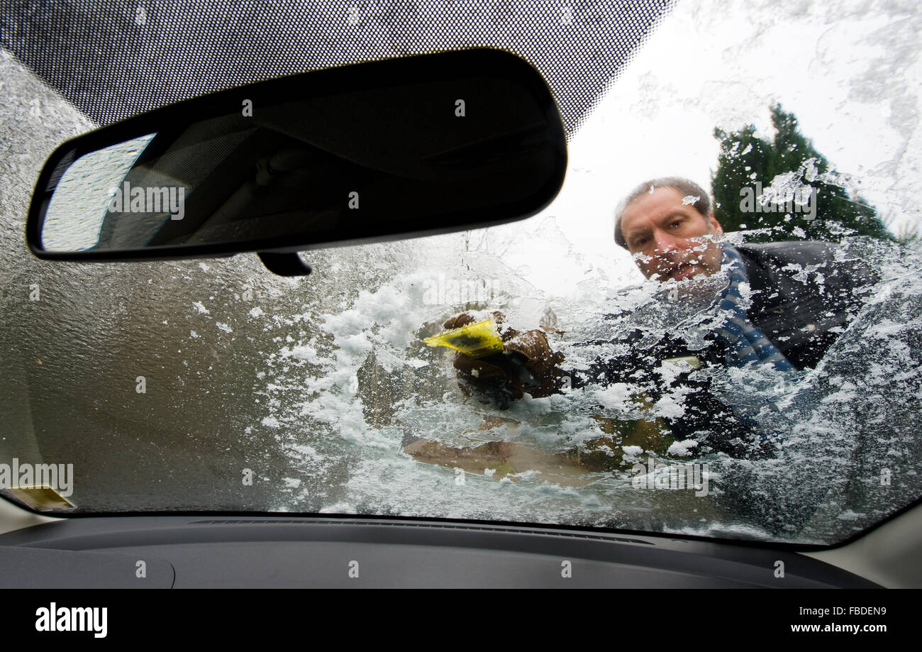 Car scraper ice hi-res stock photography and images - Alamy