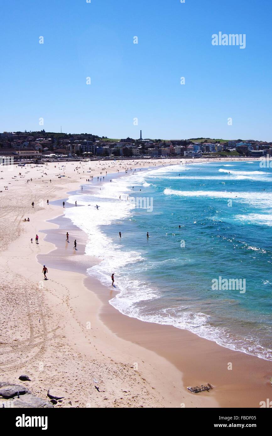 Crowded australia beach hi-res stock photography and images - Alamy