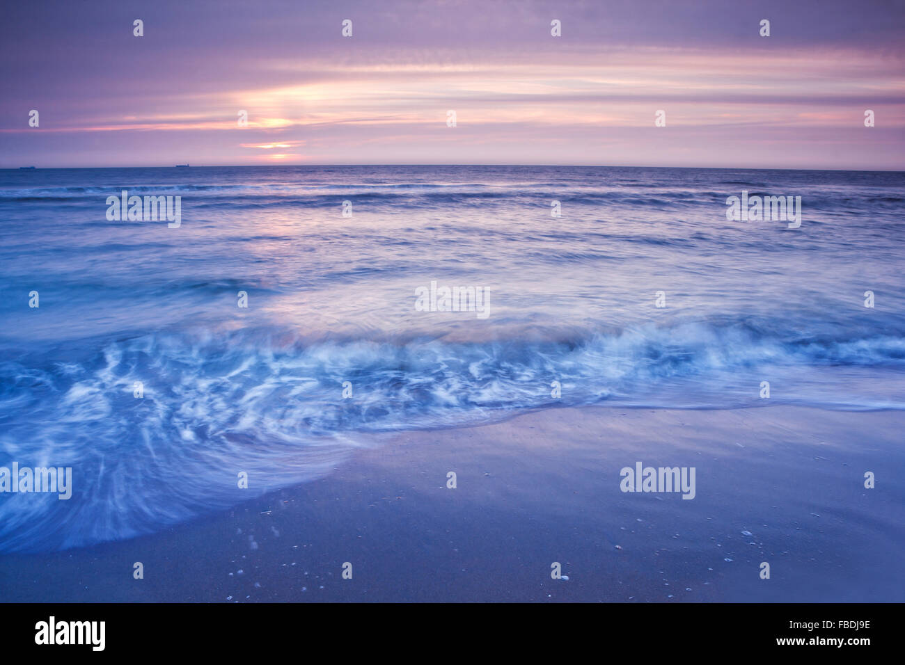 Water ruffles hi-res stock photography and images - Alamy