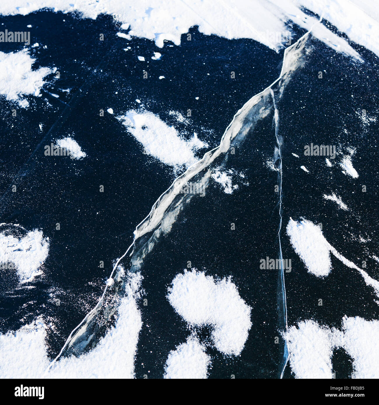 Crack in an ice floe hi-res stock photography and images - Alamy