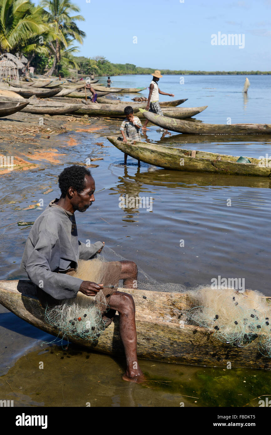 MADAGASCAR Mananjary, village ANILAVINARY at canal des Pangalanes ...