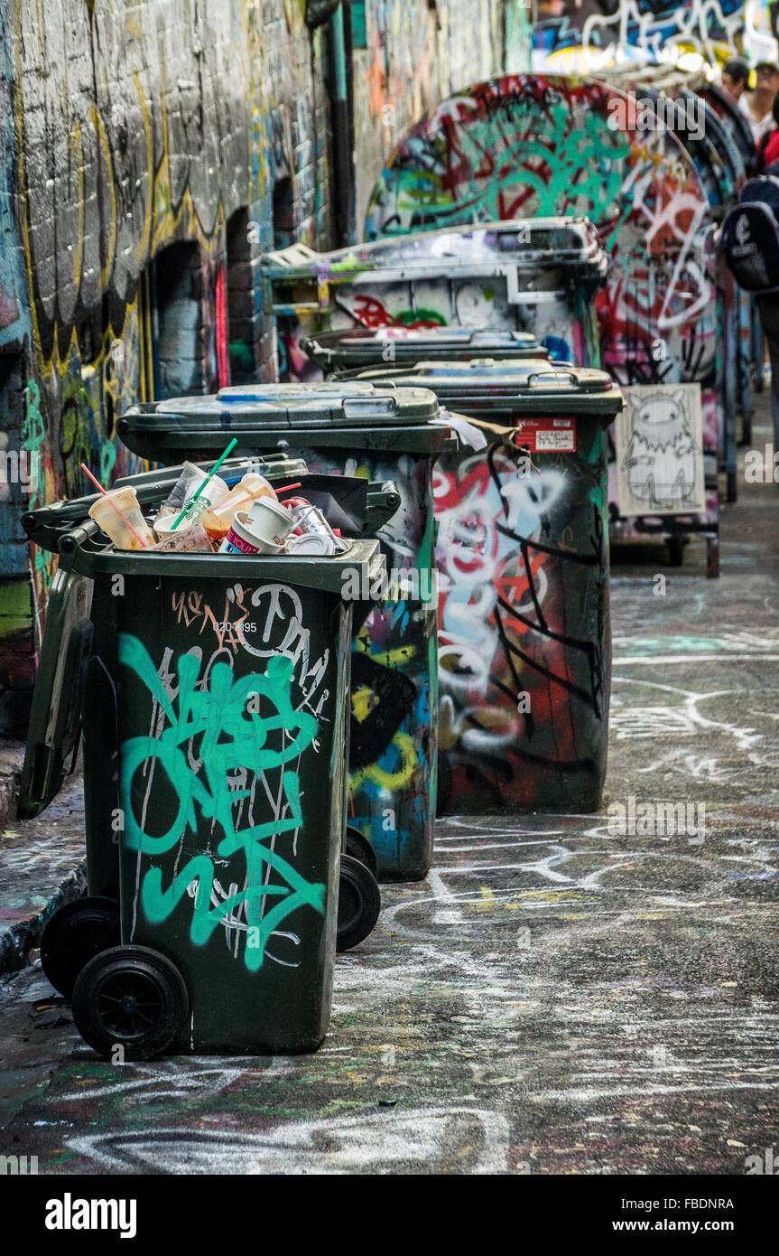 Graffiti bins hi-res stock photography and images - Alamy