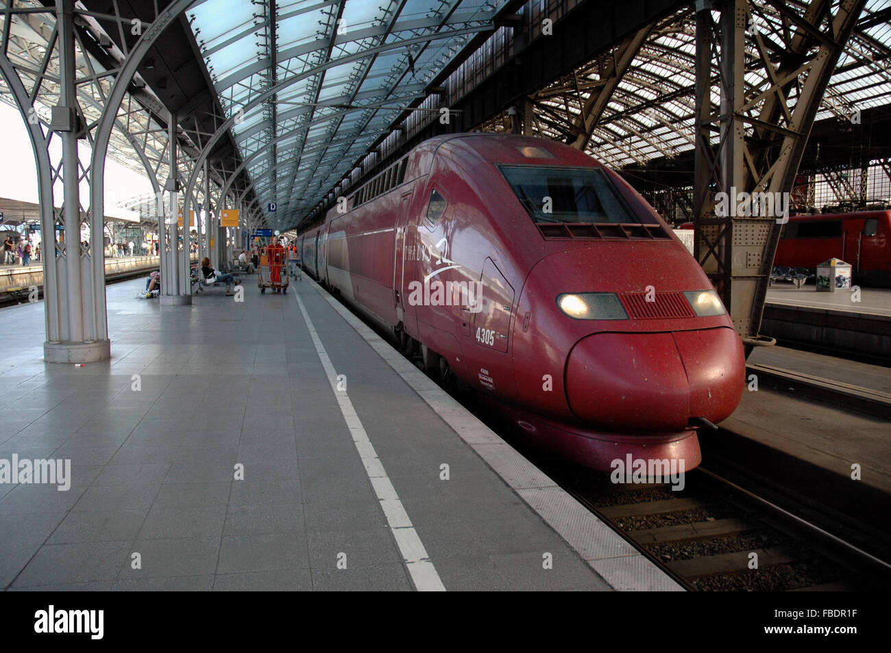 Thalys at Cologne train station Stock Photo - Alamy