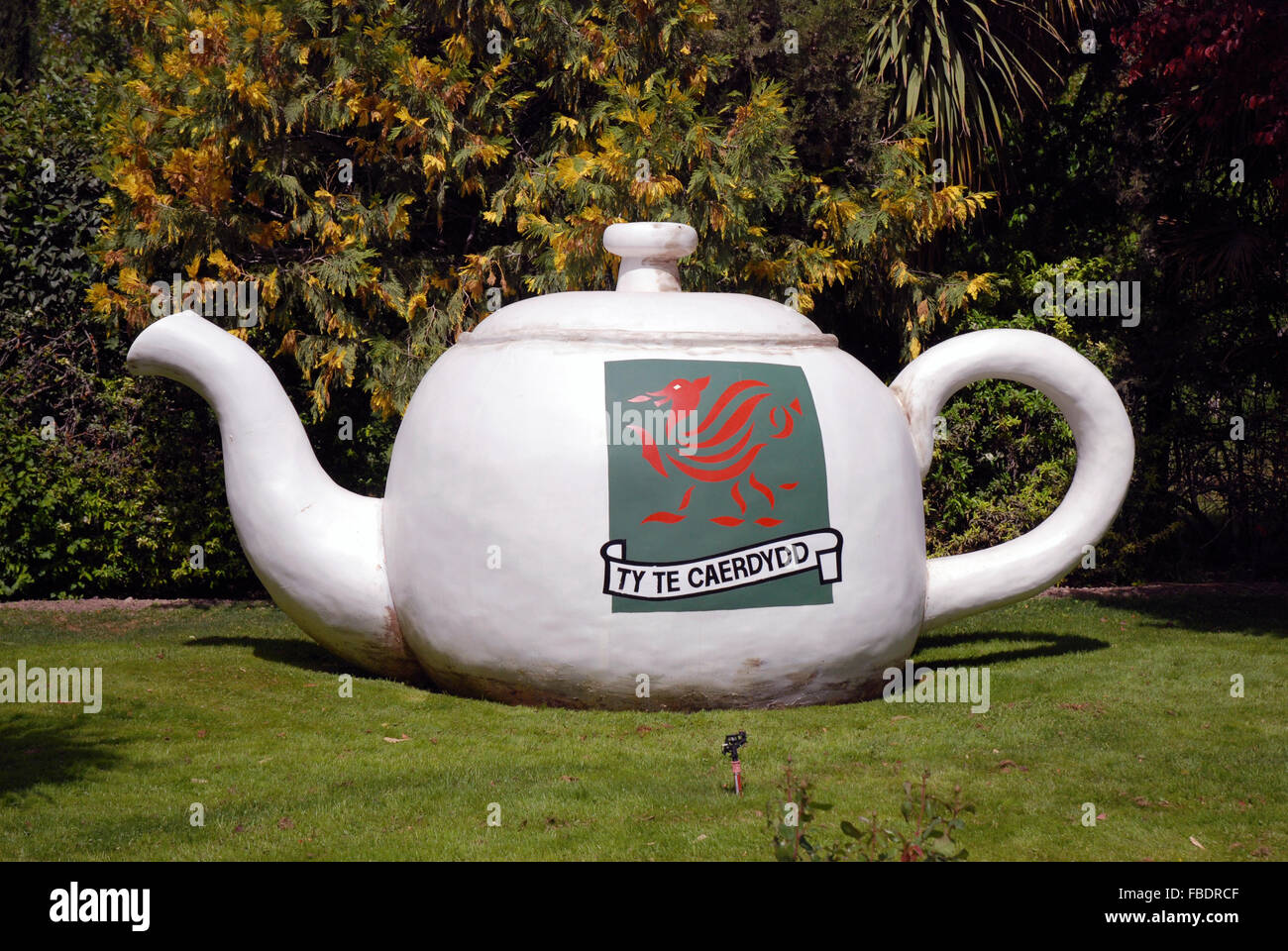 Giant Tea Pot High Resolution Stock Photography and Images - Alamy