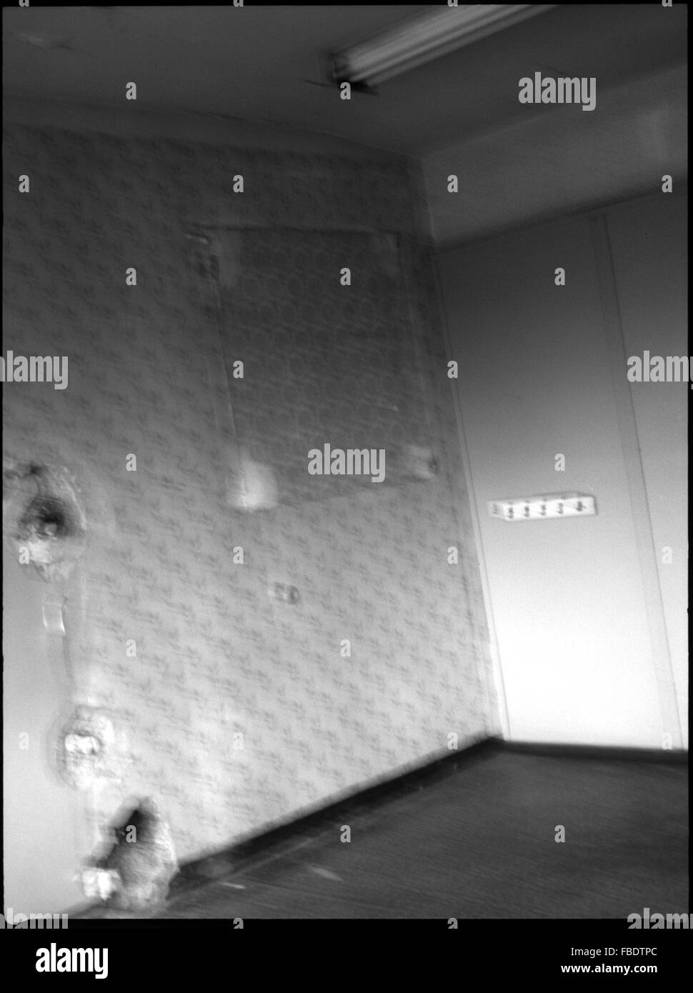 Damaged wall hole interior hi-res stock photography and images - Alamy