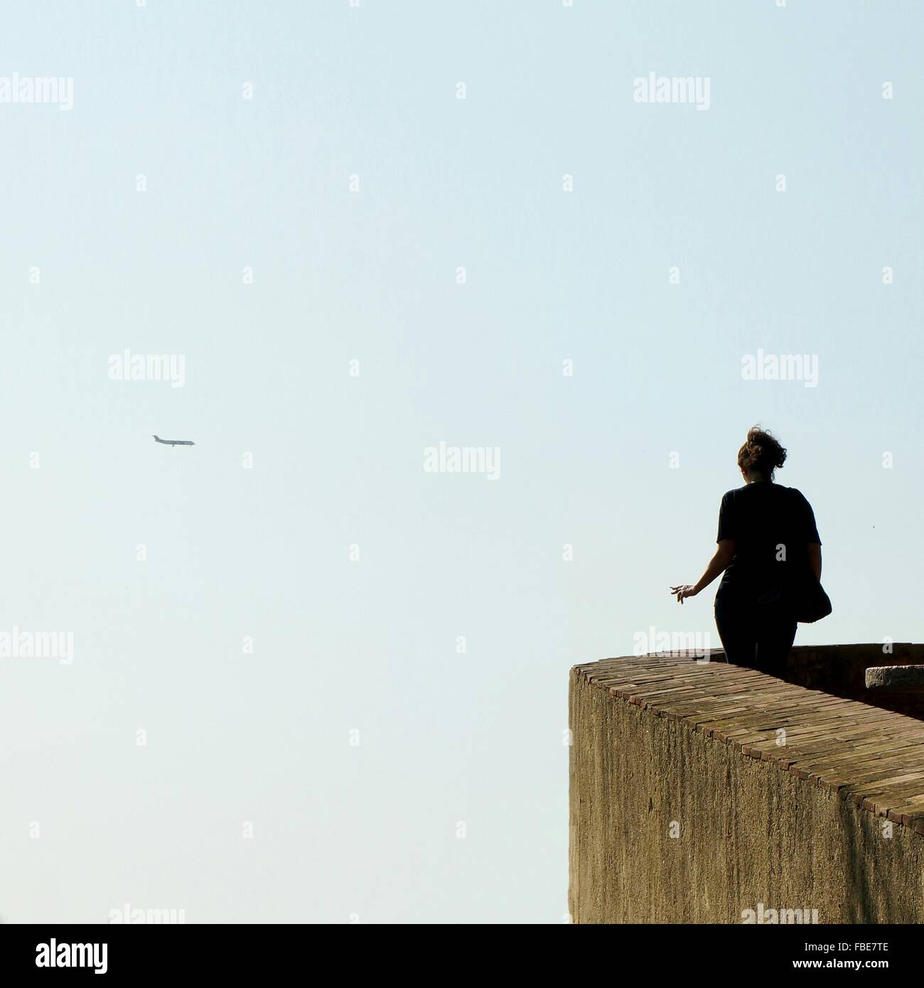 Airplane rear view hi-res stock photography and images - Alamy