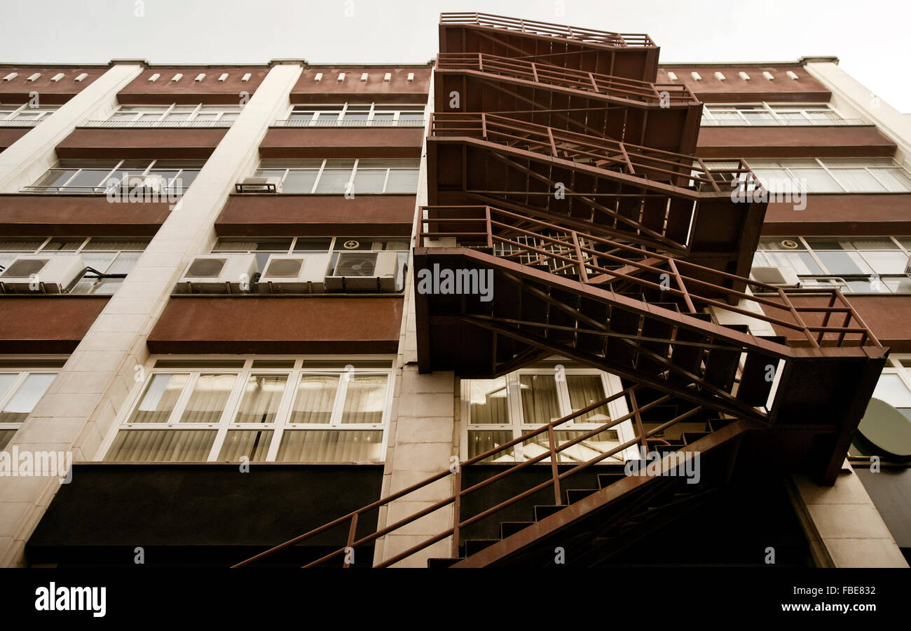 Fire escape on tall building hi-res stock photography and images - Alamy