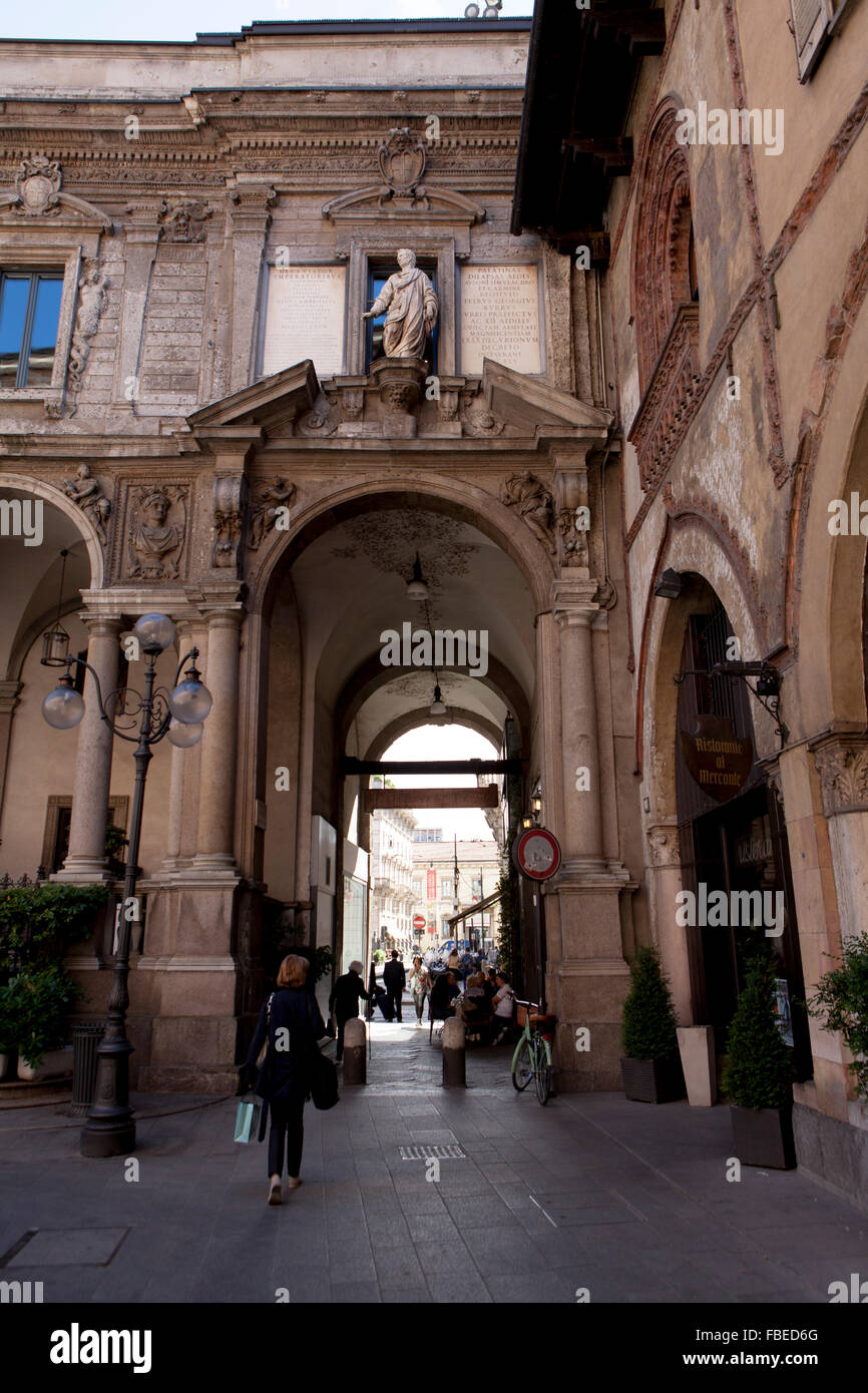 piazza dei mercanti,milan Stock Photo - Alamy