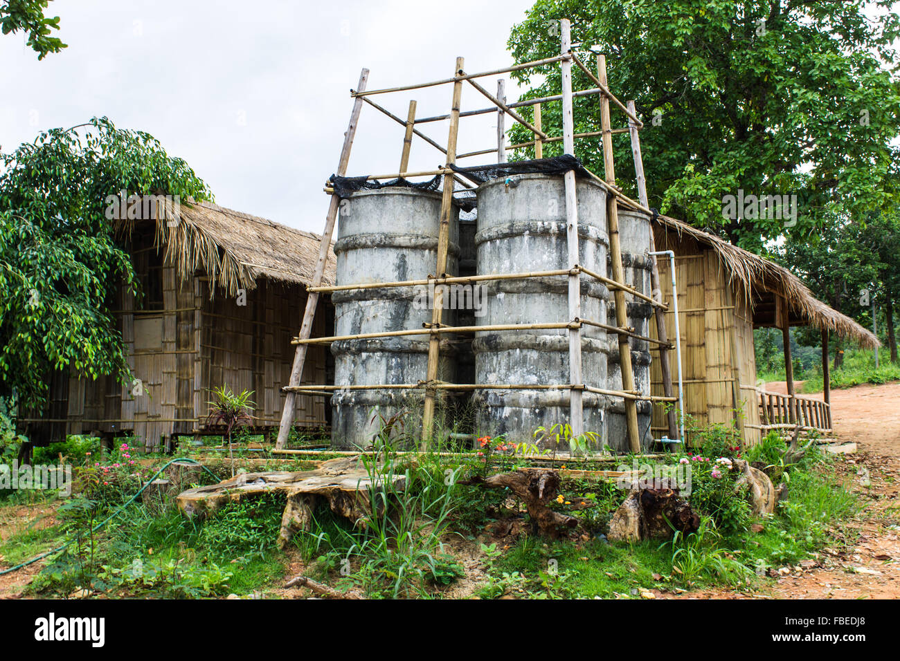 Cement water tank hi-res stock photography and images - Alamy