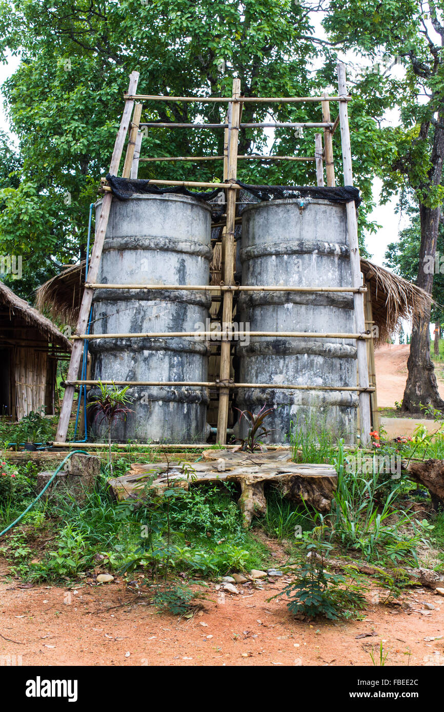 Cement water tank hi-res stock photography and images - Alamy