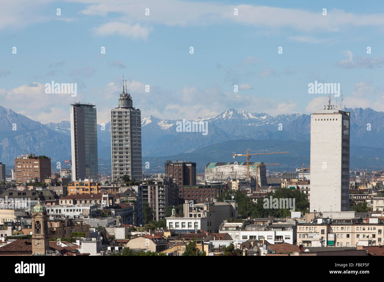 Torre milan pirelli hi-res stock photography and images - Alamy