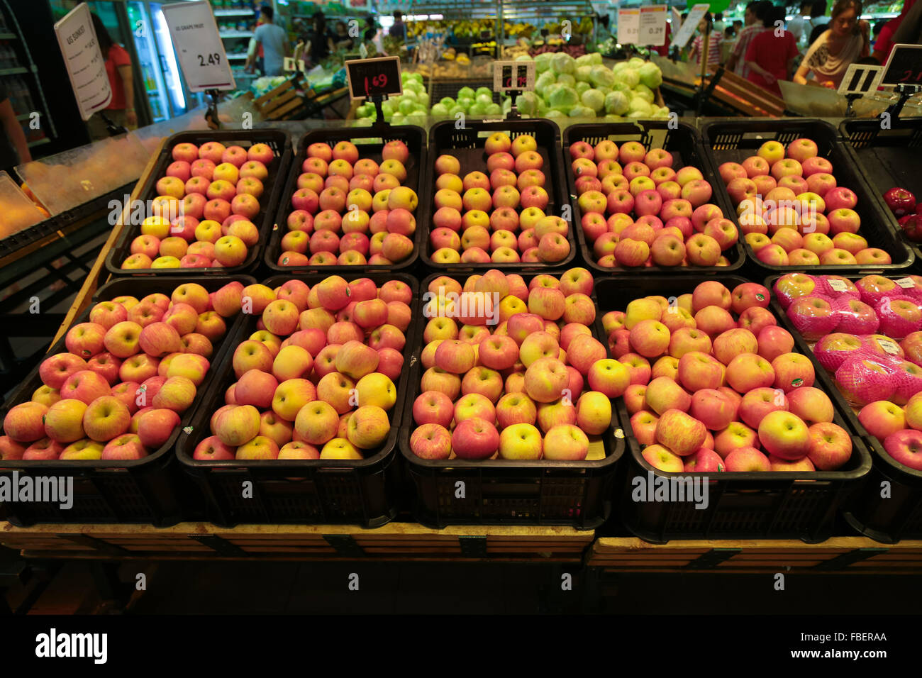 Fresh apple at a supermarket in Malaysia Stock Photo - Alamy