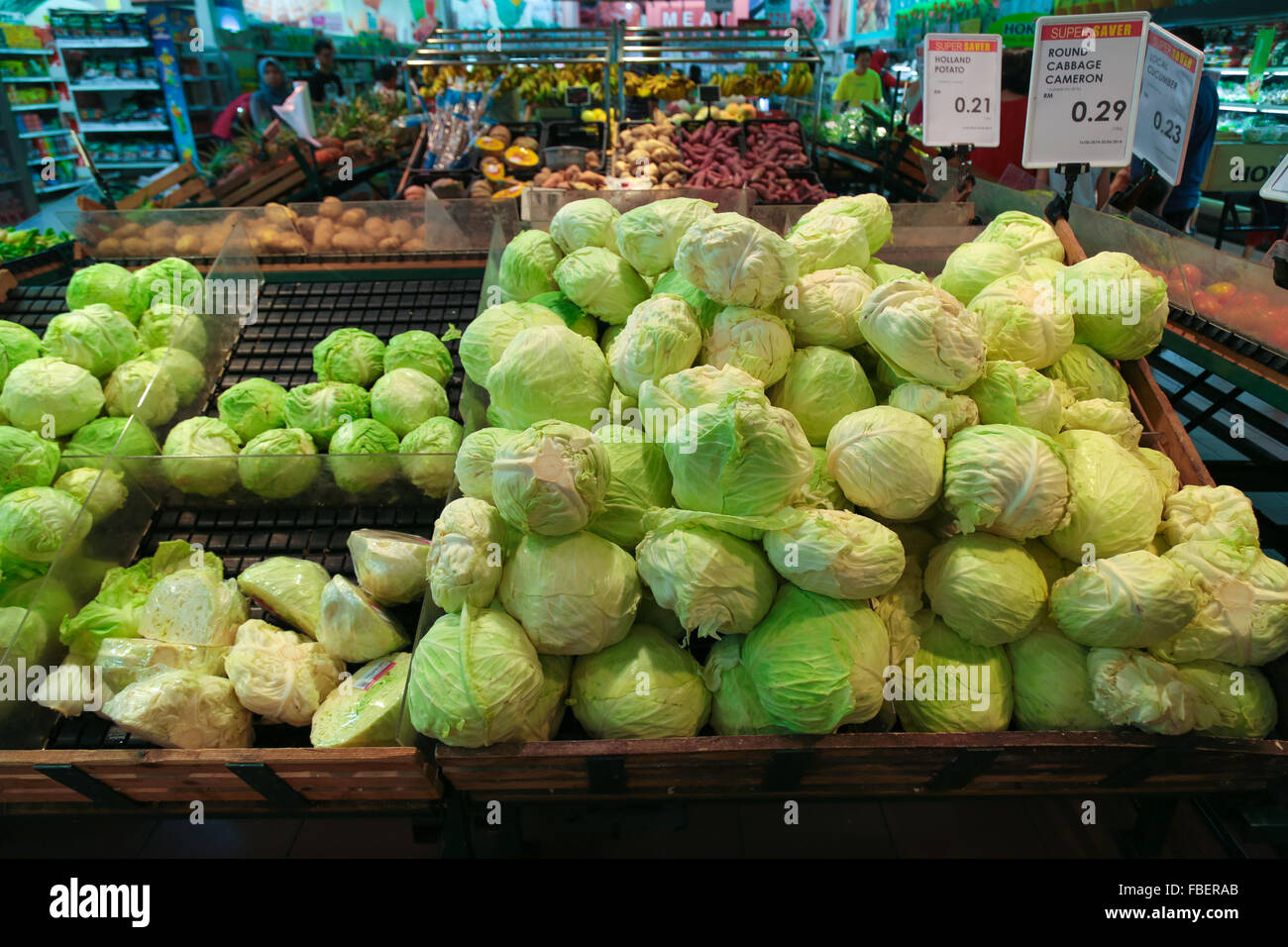 Malaysia supermarket selling cabbage and other vegetables Stock Photo ...