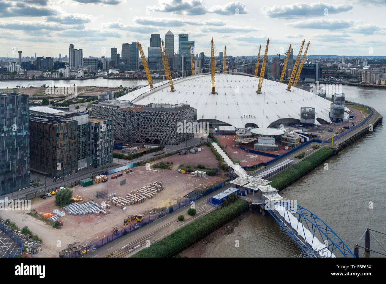 View of the O2 building Stock Photo - Alamy