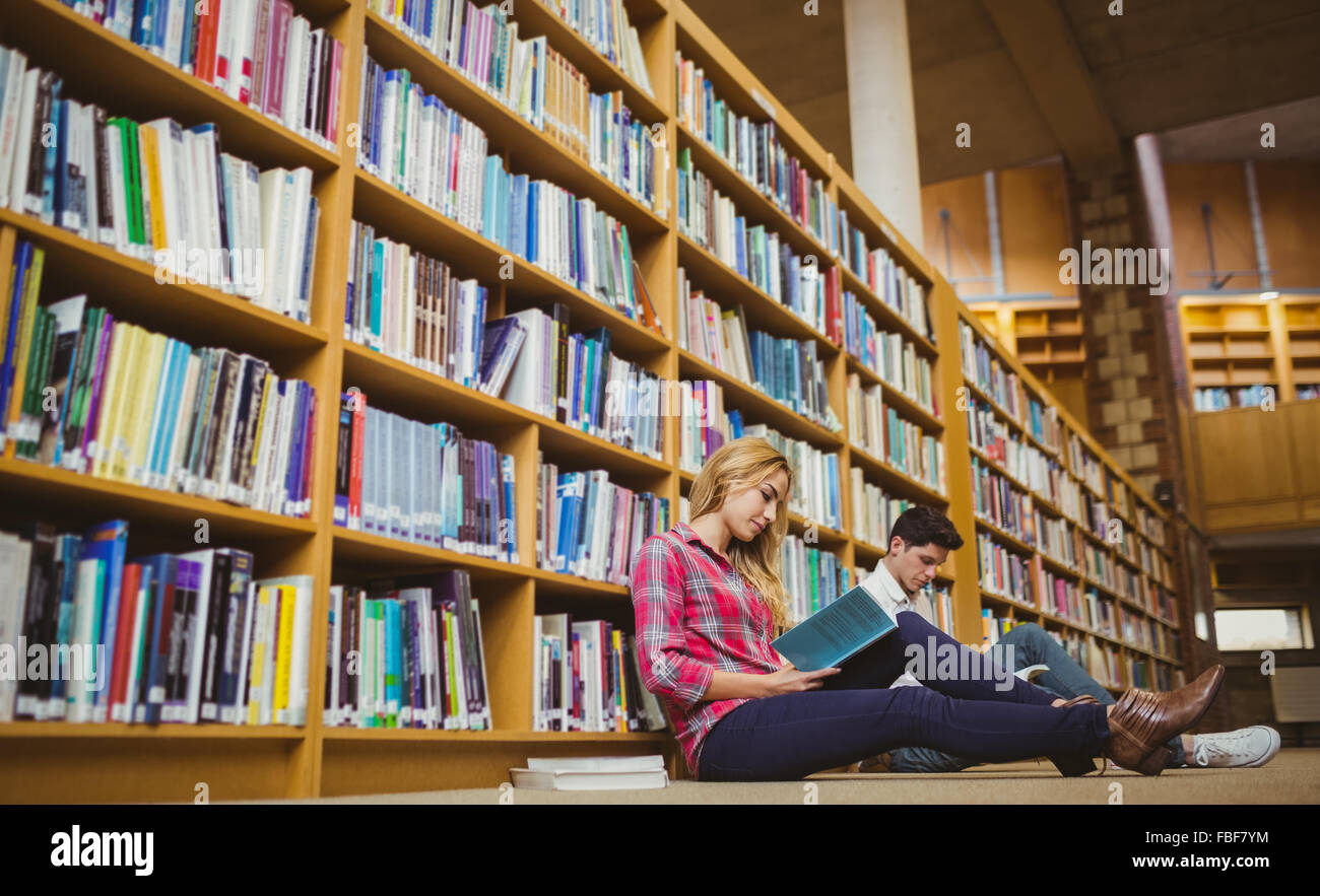 Classmates reading hi-res stock photography and images - Alamy