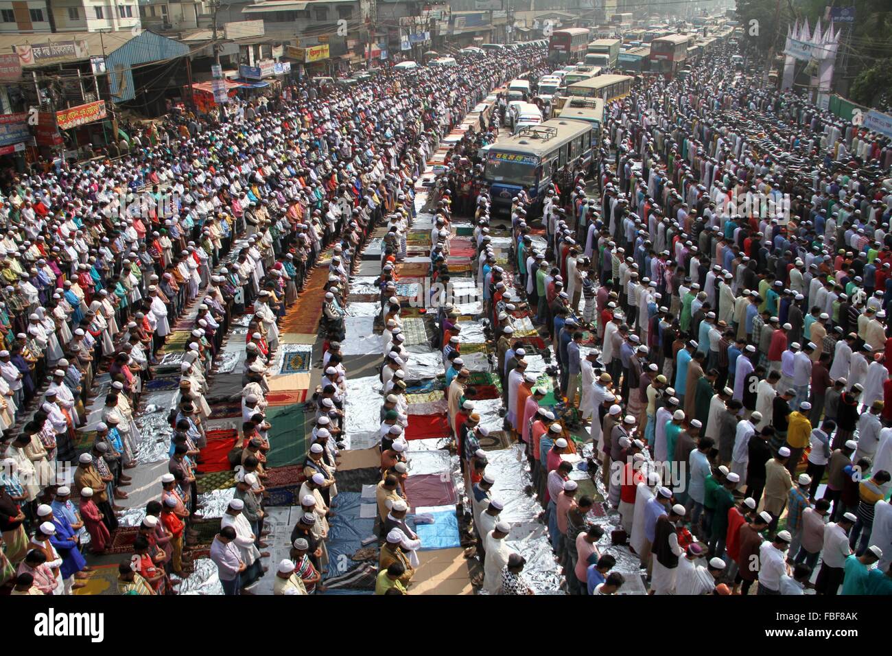 Juma prayers hi-res stock photography and images - Alamy