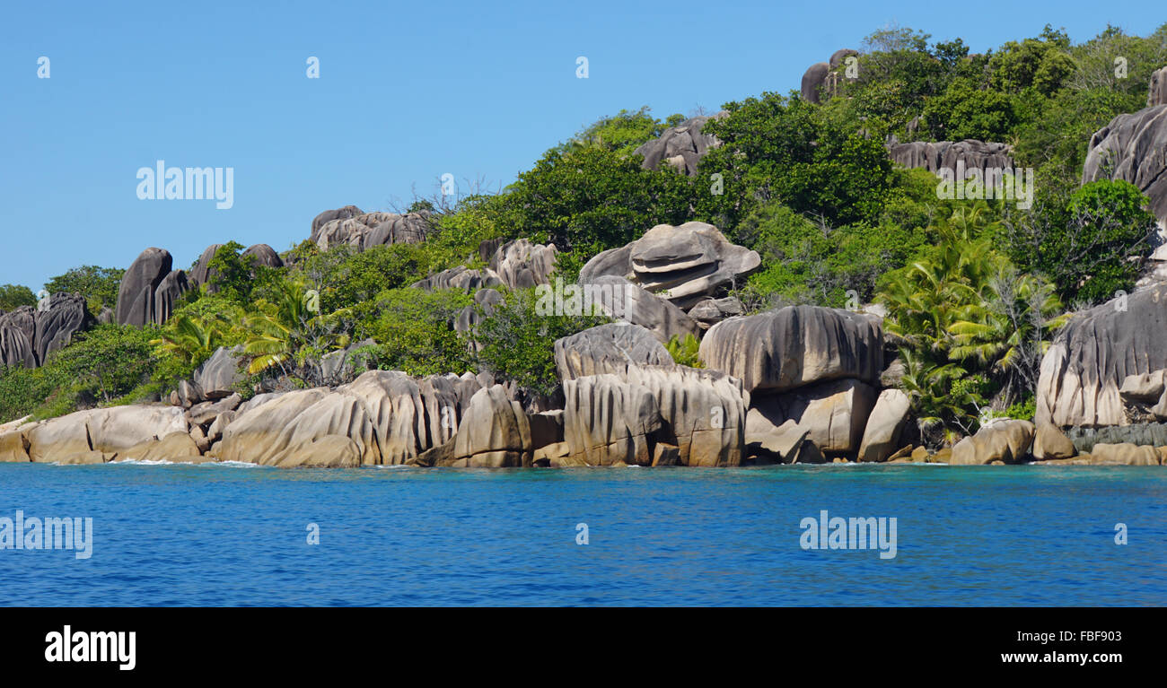 granite rocks in tropical bay Stock Photo - Alamy