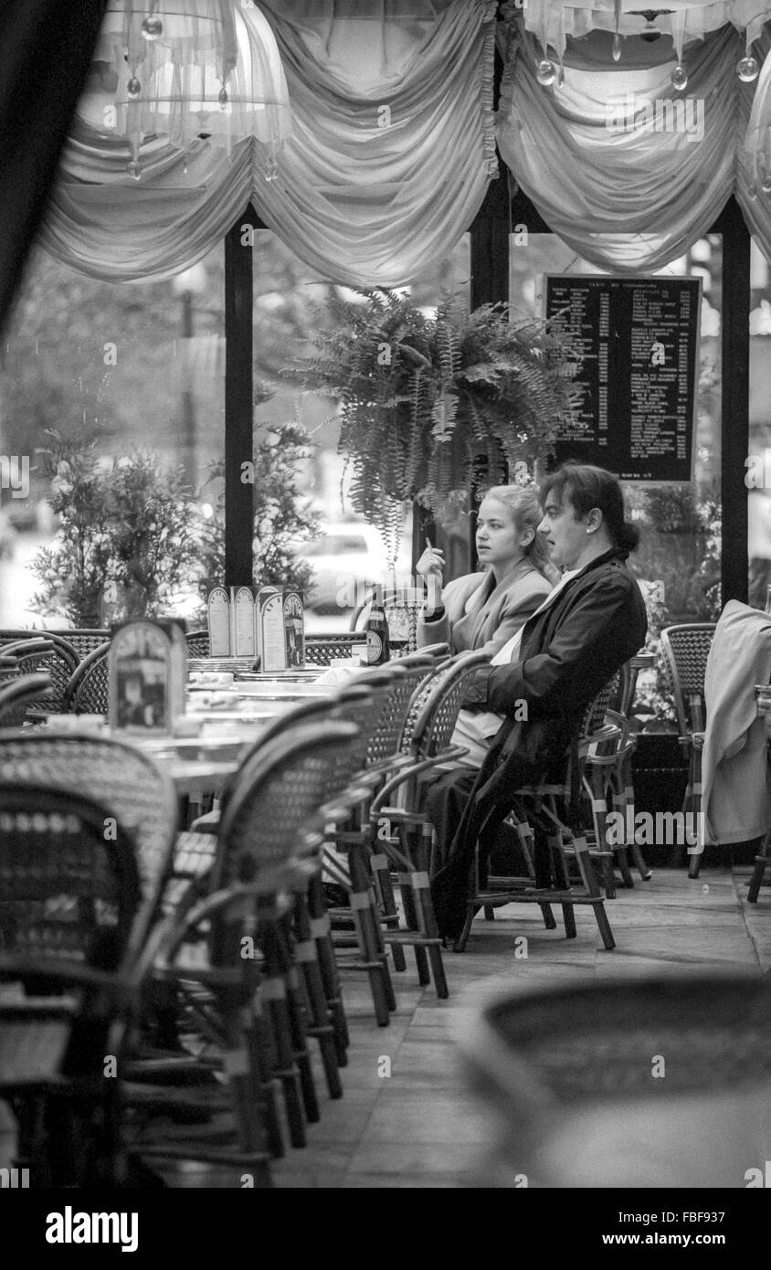 A couple in a Parisian cafe in 1990 Stock Photo - Alamy