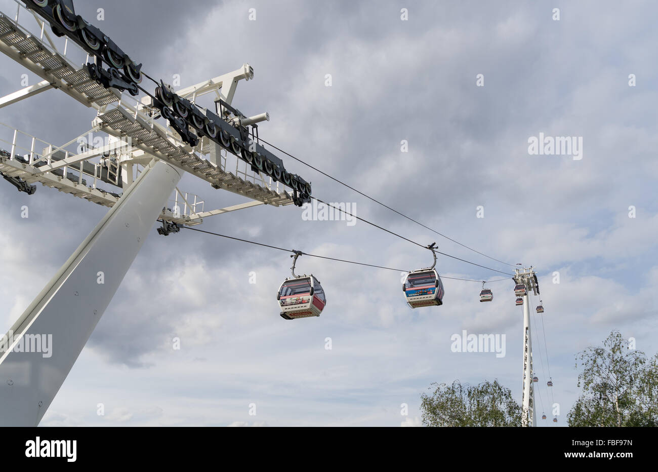 View of the London cable car over the River Thames Stock Photo - Alamy