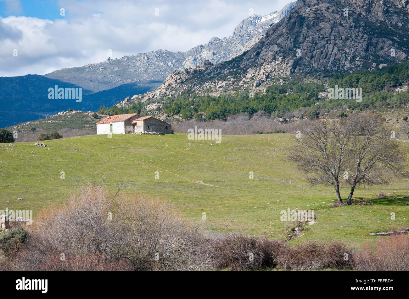 Farm house ruin spain hi-res stock photography and images - Alamy