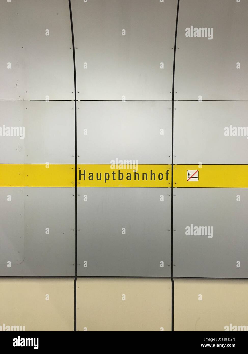 Text wall architecture hi-res stock photography and images - Alamy