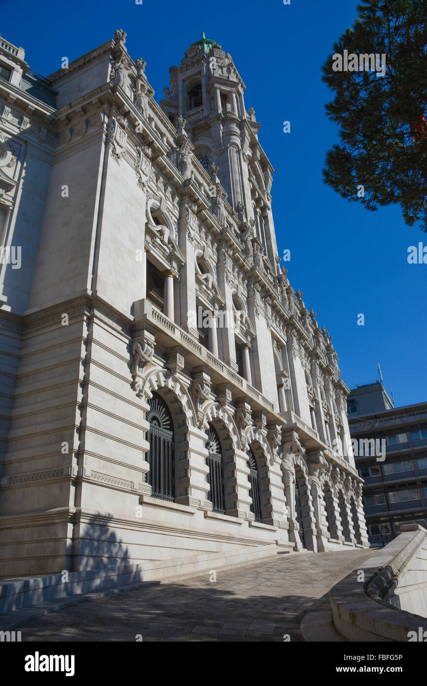Porto city hall hi-res stock photography and images - Alamy