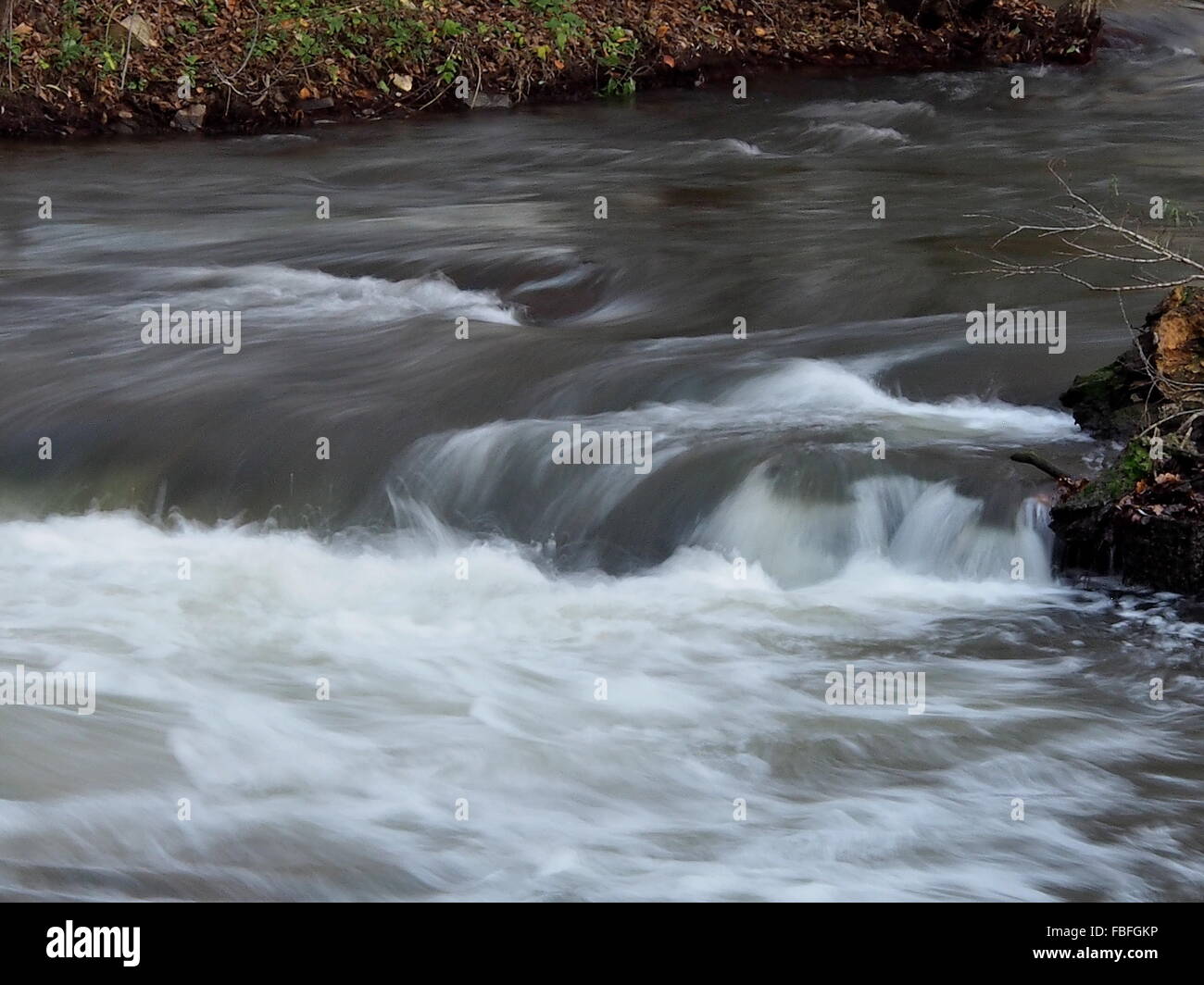 Water flowing in the river hi-res stock photography and images - Alamy