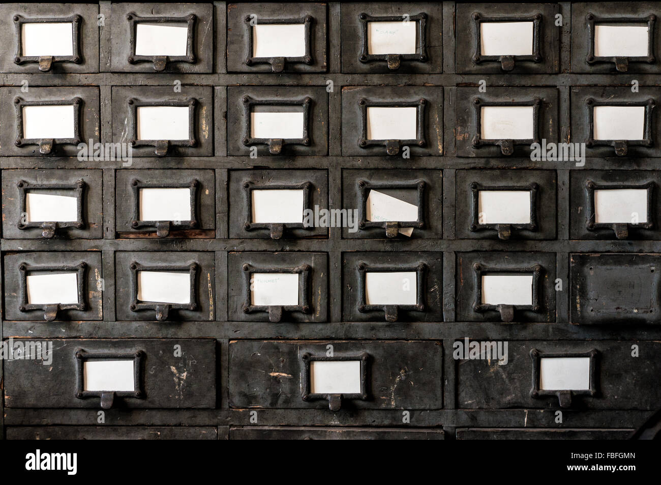 Abandoned lockers hi-res stock photography and images - Alamy