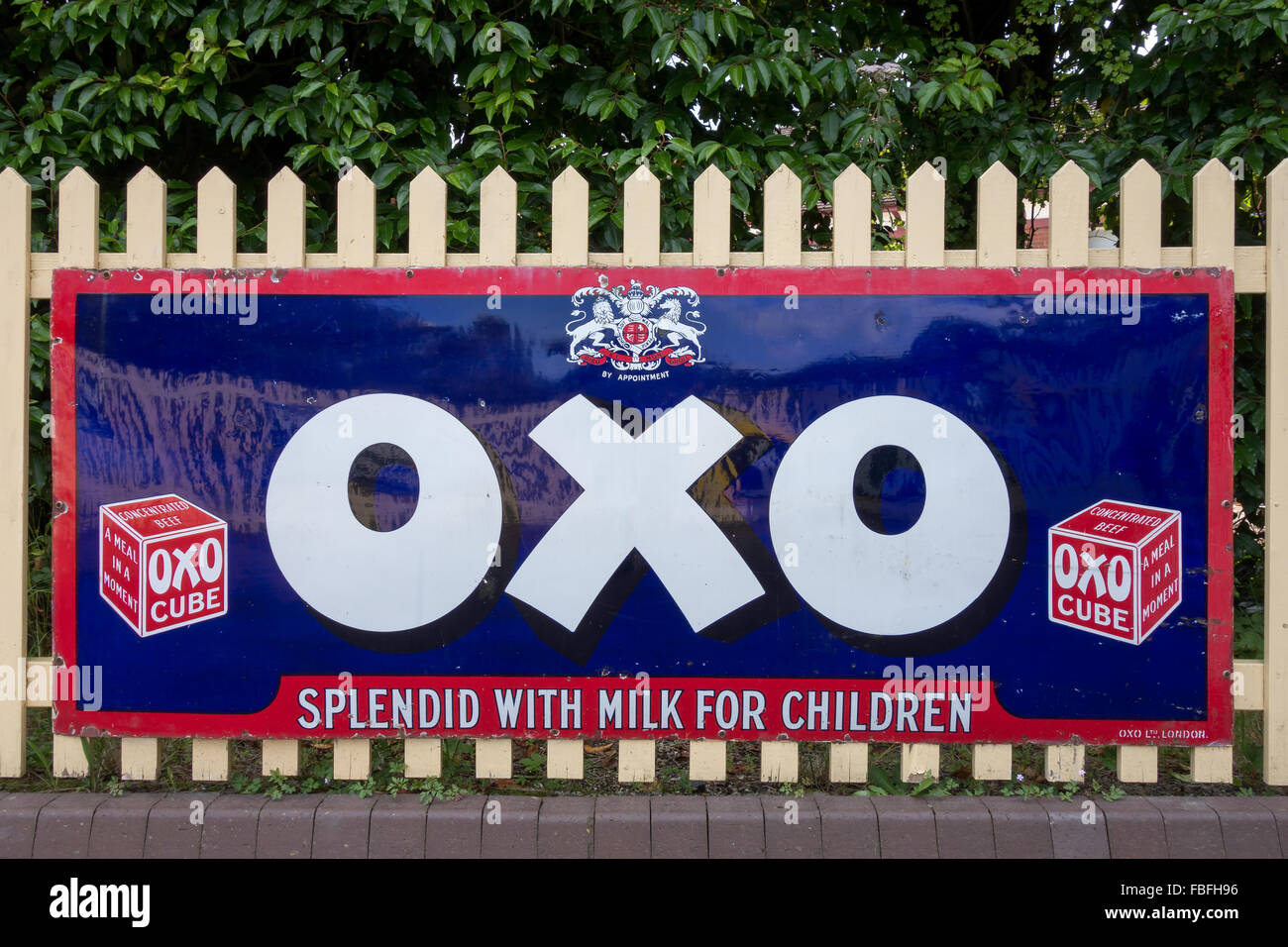 Oxo logo hi-res stock photography and images - Alamy