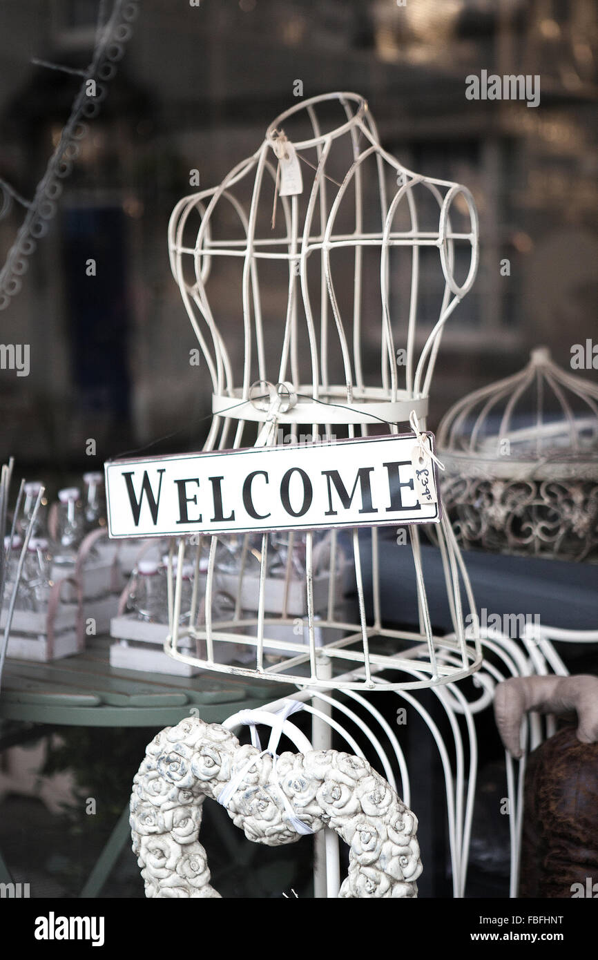 Bric a brac shop hi-res stock photography and images - Alamy