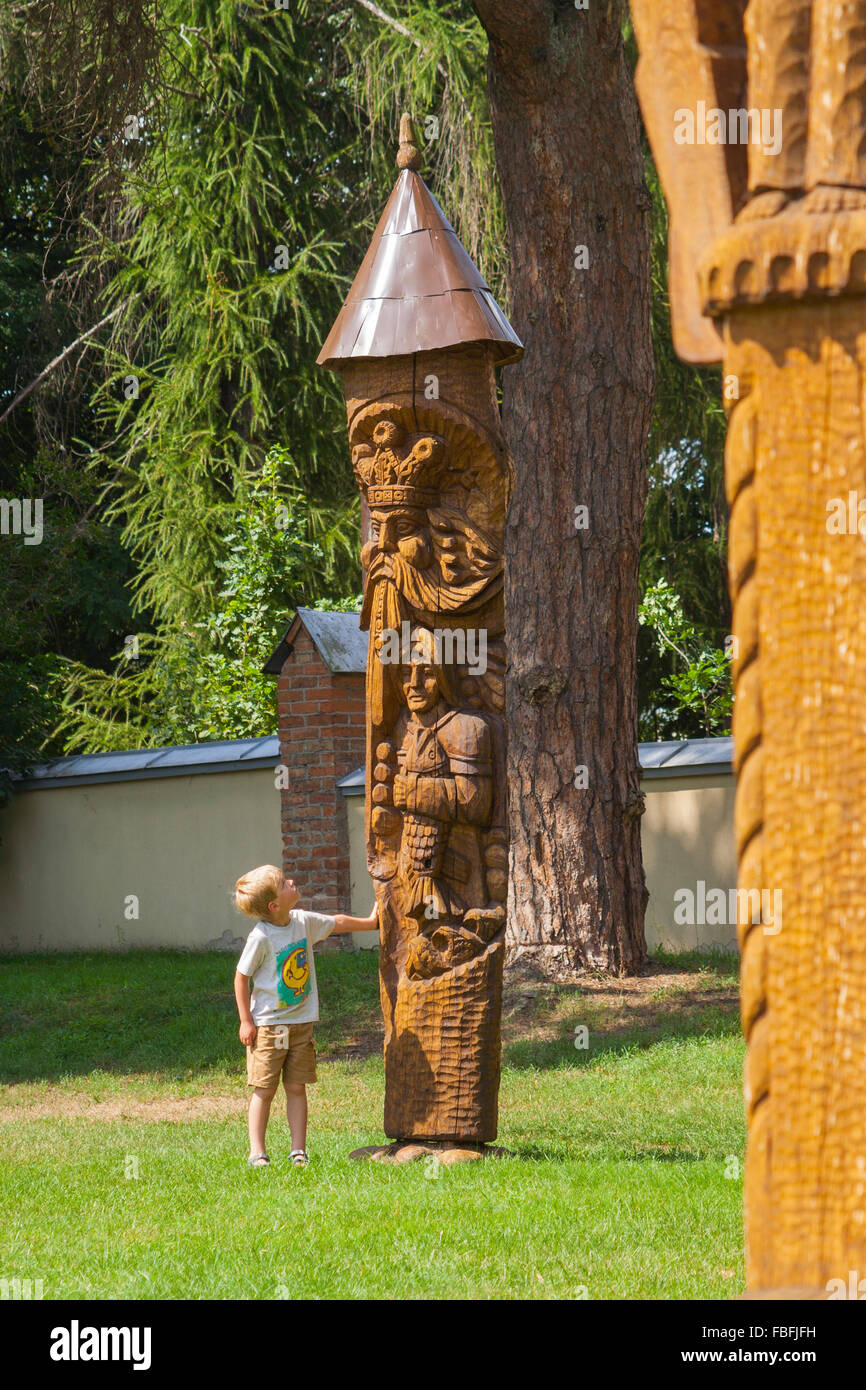 Lithuanian wood carving hi-res stock photography and images - Alamy