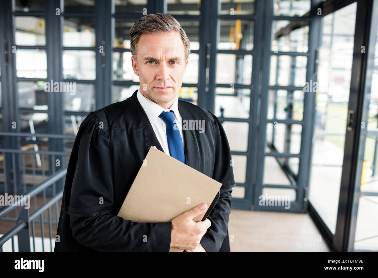 Lawyer pose hi-res stock photography and images - Alamy