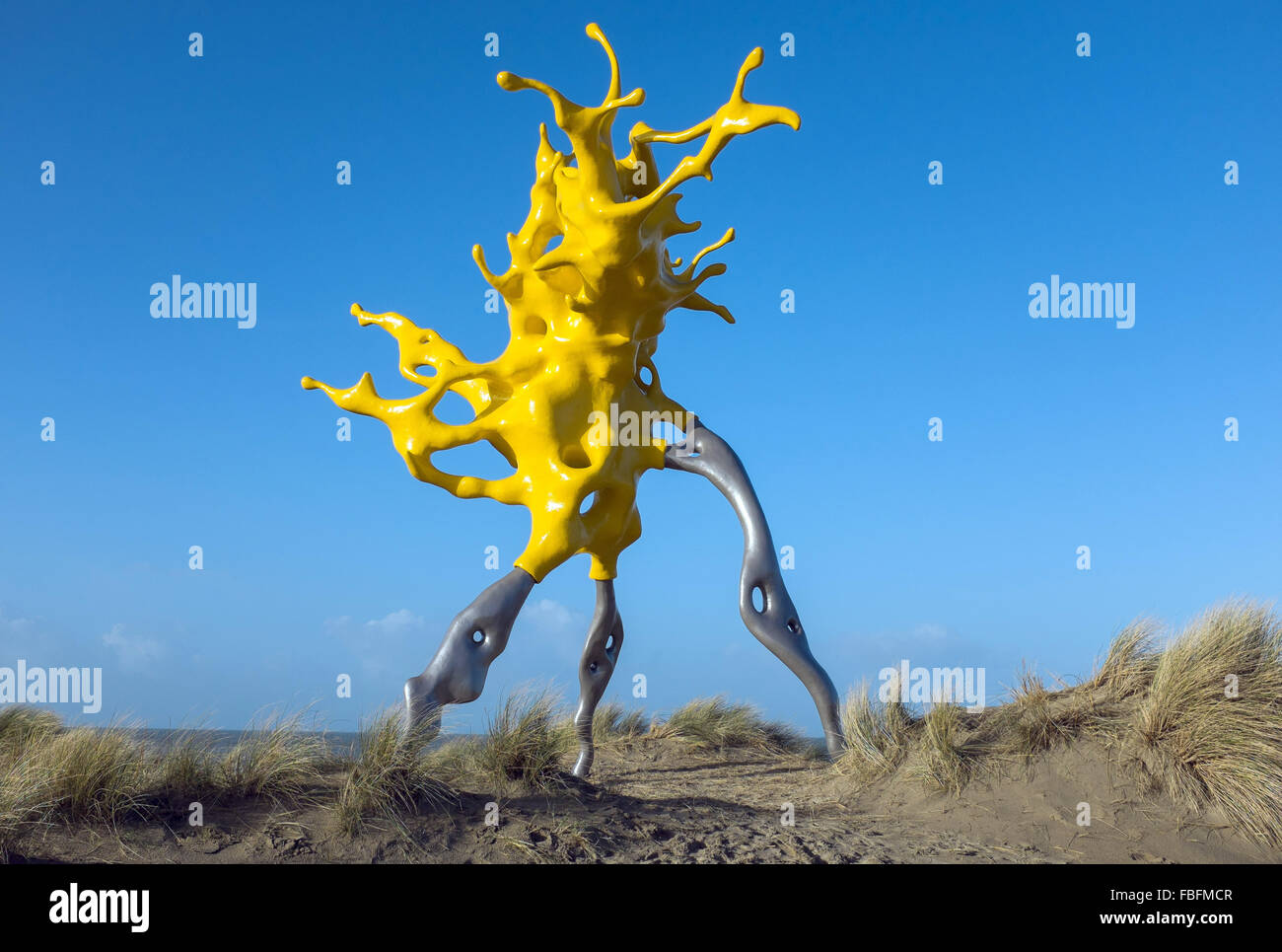 Westende, Belgium. 31st Dec, 2015. The artwork 'Olnetop' by artist Nick ...