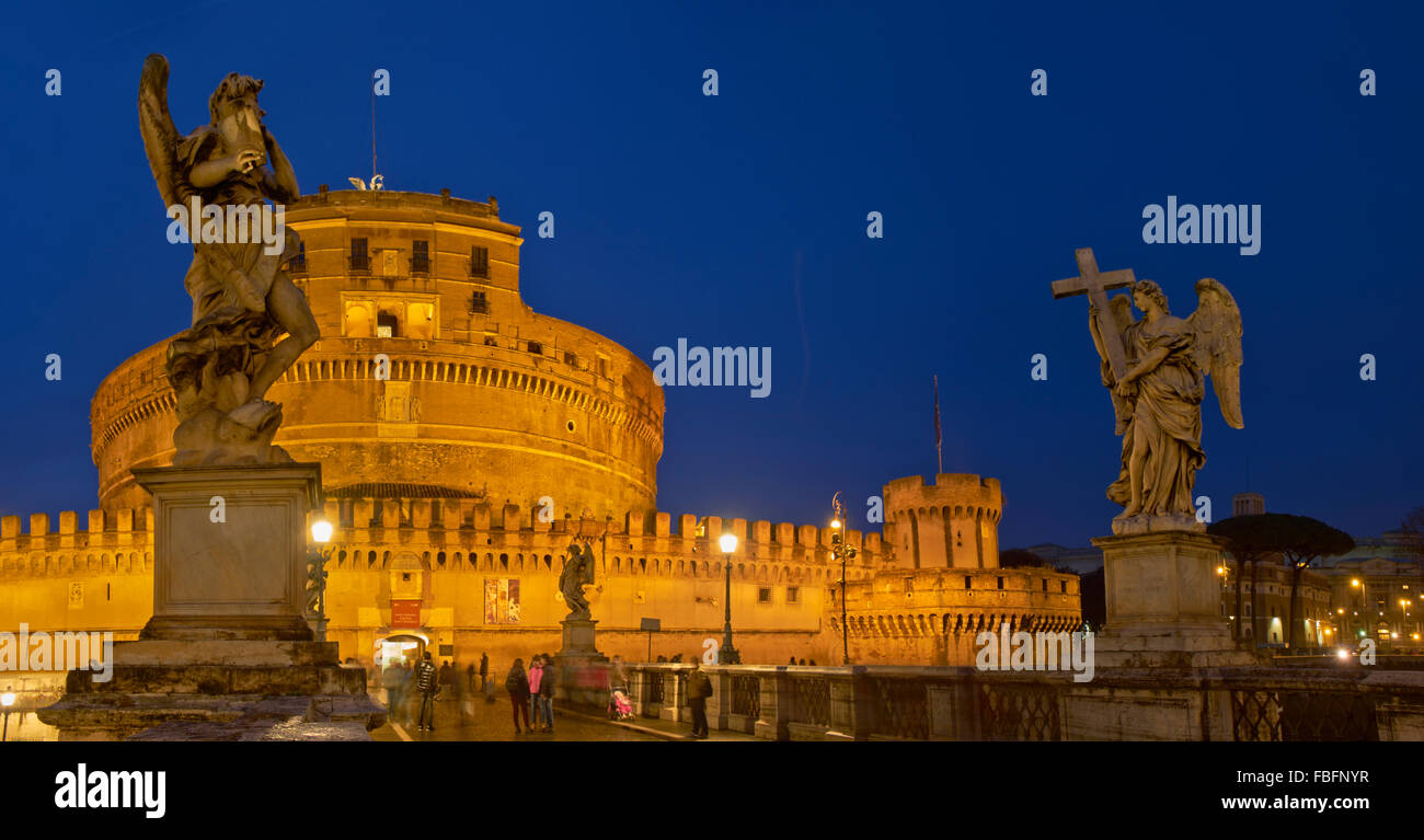 Castel Sant'Angelo, panoramic night view Stock Photo - Alamy
